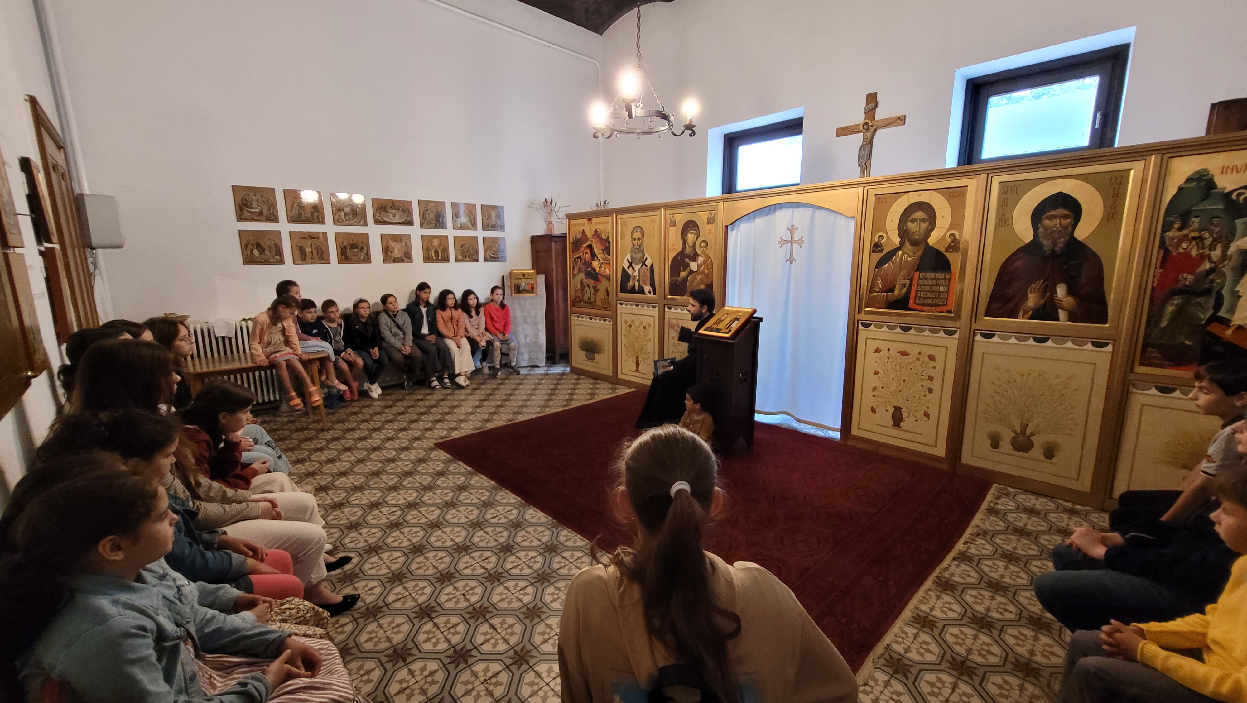 Cateheză, spovedanie și rugăciune la sfârșit de an școlar. A început ...