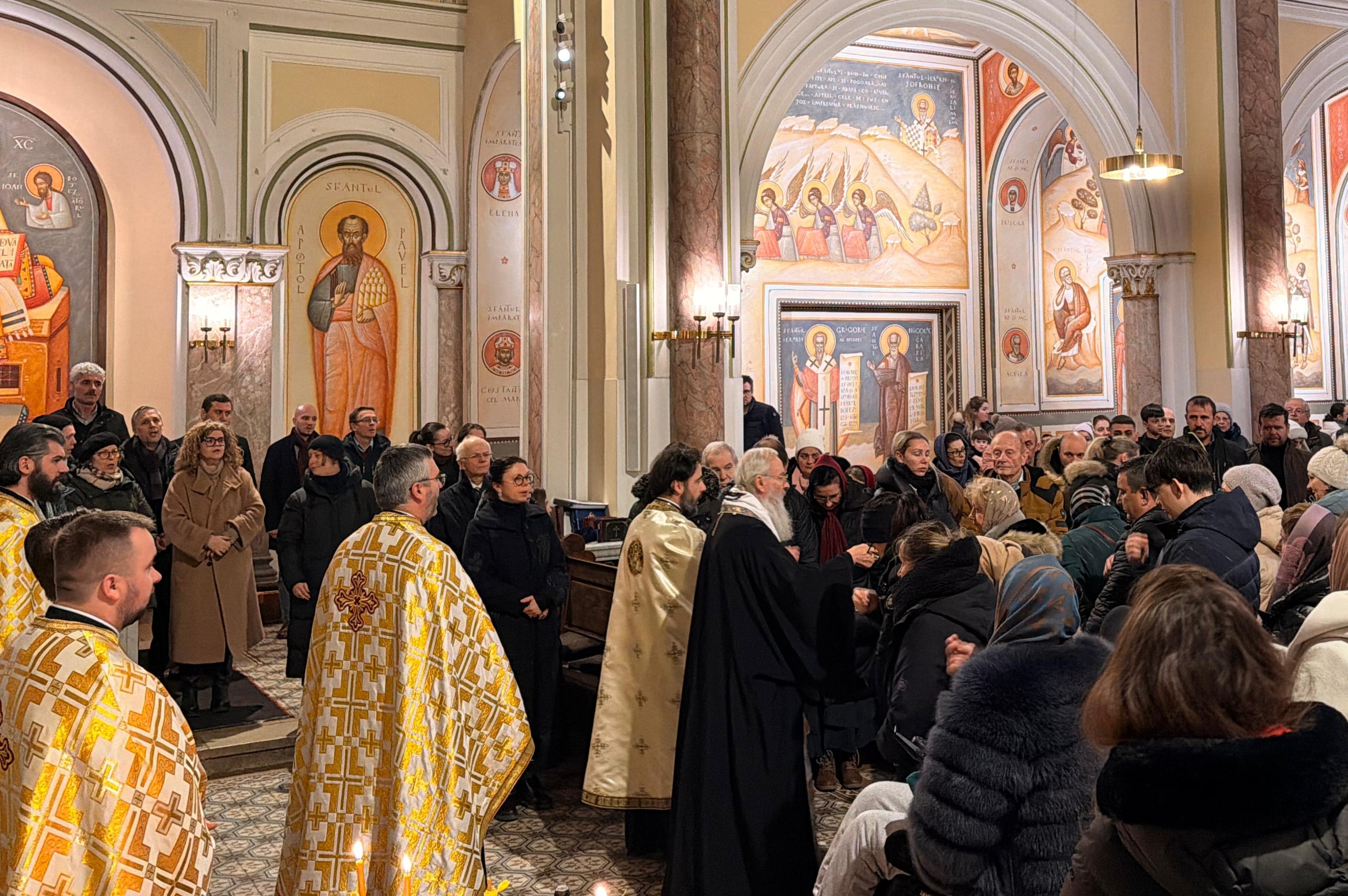 Mitropolitul Serafim la hramul Bisericii noastre: Sf. Maslu de obște ...